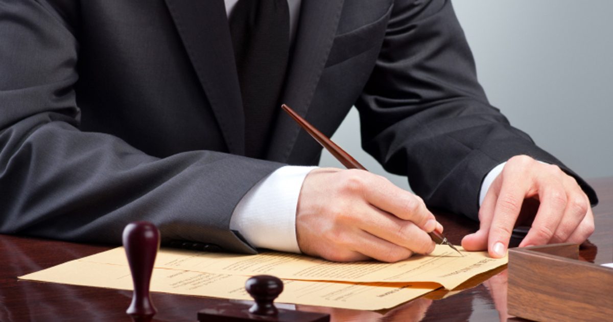 Wanneer naar de notaris na overlijden - Agelink Uitvaartzorg